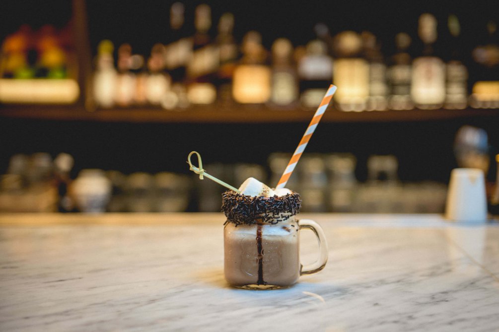 Charm Eatery and Bar (สาทร) ร้านแฮงก์เอ้าท์เก๋ ๆ แห่งใหม่ที่เน้นเสิร์ฟ ...