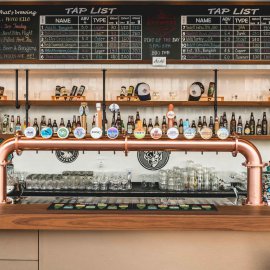 Brewski (สุขุมวิท) รูฟท็อปเบียร์บาร์ของโรงแรม Radisson Blu Plaza ที่ ...