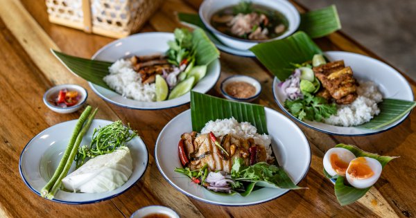 ลิ้มรสเมนูแบบหมู ๆ ที่ คอหมูพระราม 5 - BKKMENU